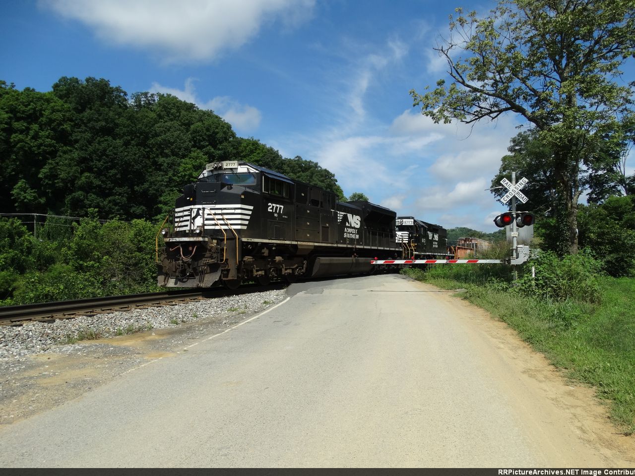 NS 2777 pushes NS train 135